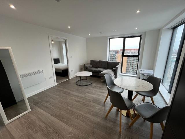 2 Bed Flat, Woden St, M5