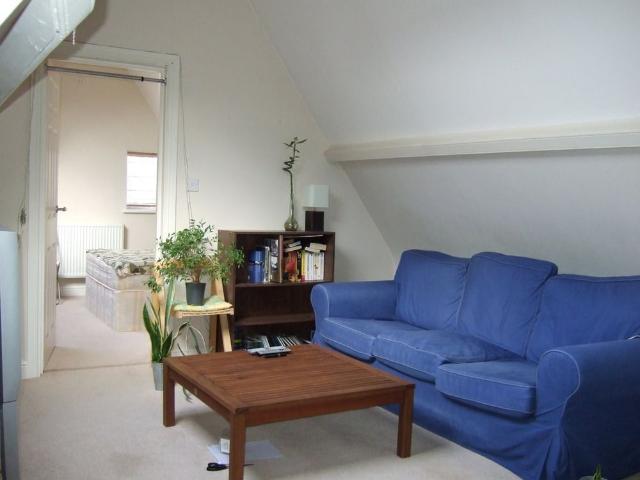 2 Bed Flat, Woodville Road, W5