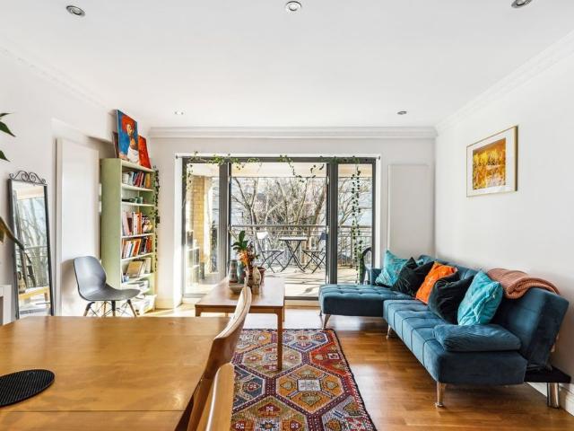 2 Bed Flat, Woodseer St, E1
