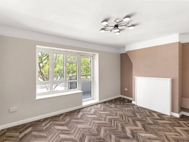 2 Bed Flat, Wray House, SW2
