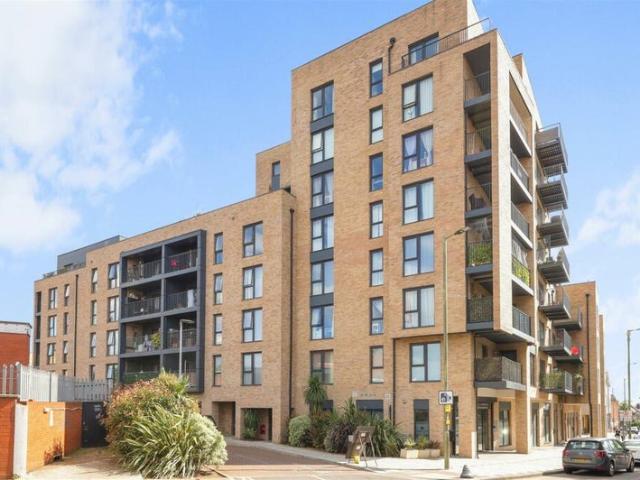 2 Bed Flat £1600 Furnished Cricklewood