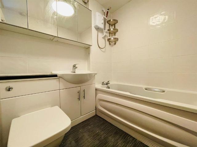 2 Bed Flat