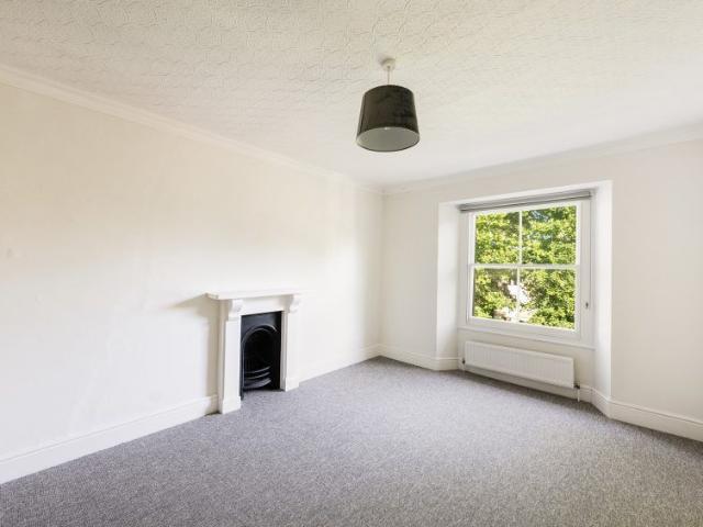 2 Bed Flat
