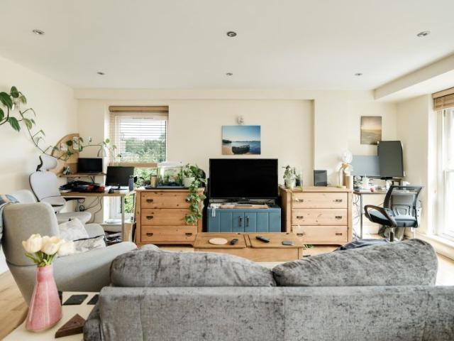 2 Bed Flat