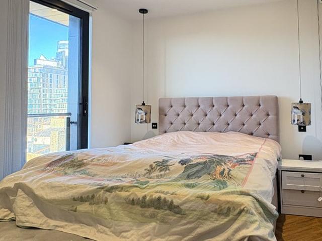 2 bed flat, 10 mins walk from Aldgate East