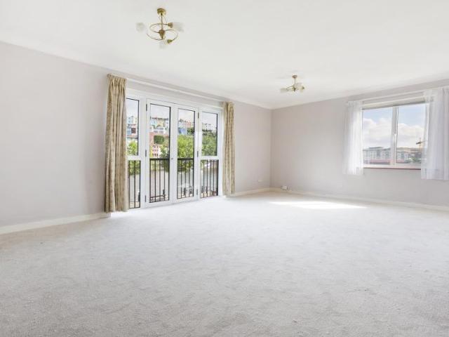 2 Bed Flat