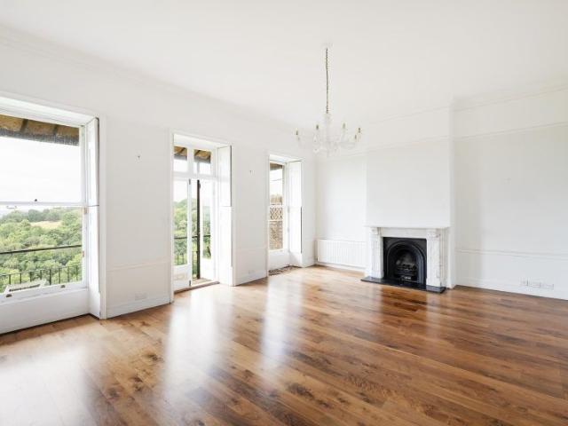 2 Bed Flat