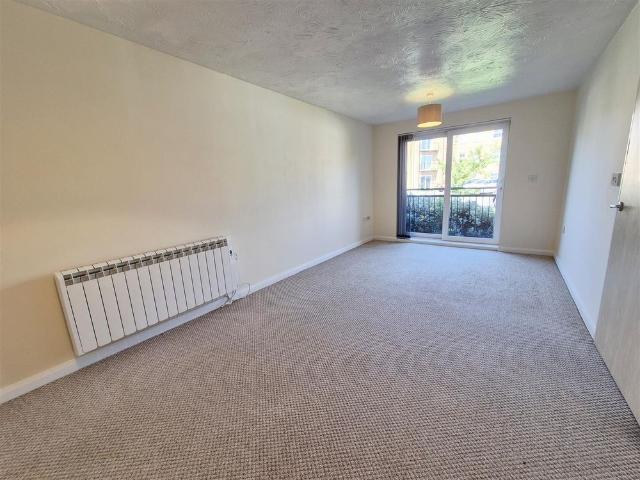 2 Bed Flat