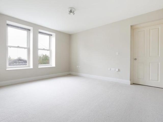 2 Bed Flat