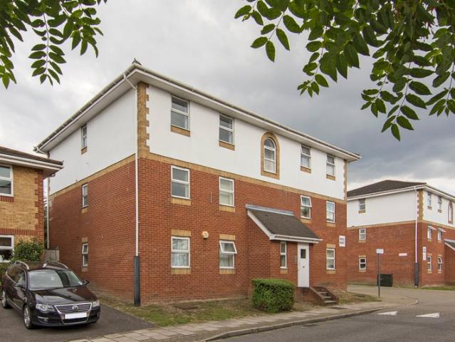 2 bed fully refurbished flat