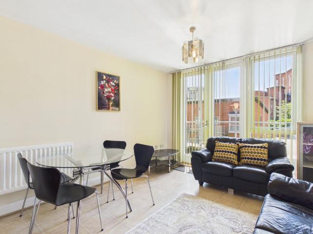2 bed ground floor flat to rent in Wheeleys Lane, Birmingham, B15