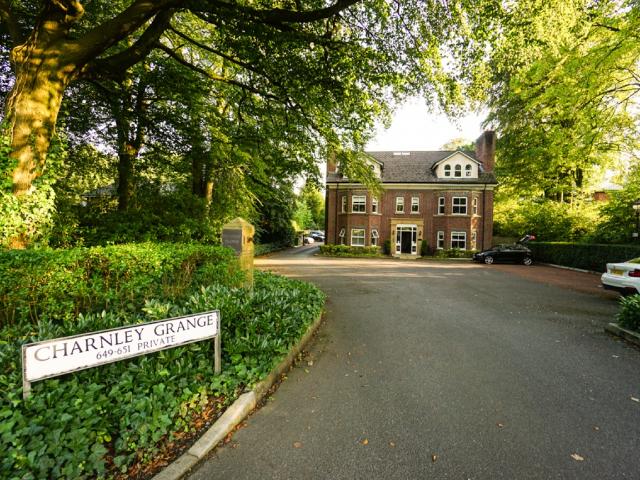 2 Bed Ground floor flat For Rent