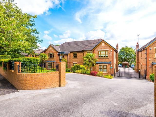 2 Bed Ground floor flat For Rent