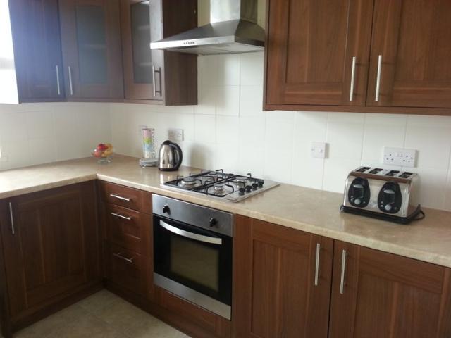 2 Bed House 3 Wellington Terrace *Parking