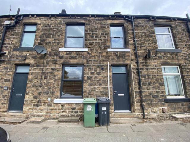 2 bed House Terraced To Let in in Huddersfield Road, Mirfield