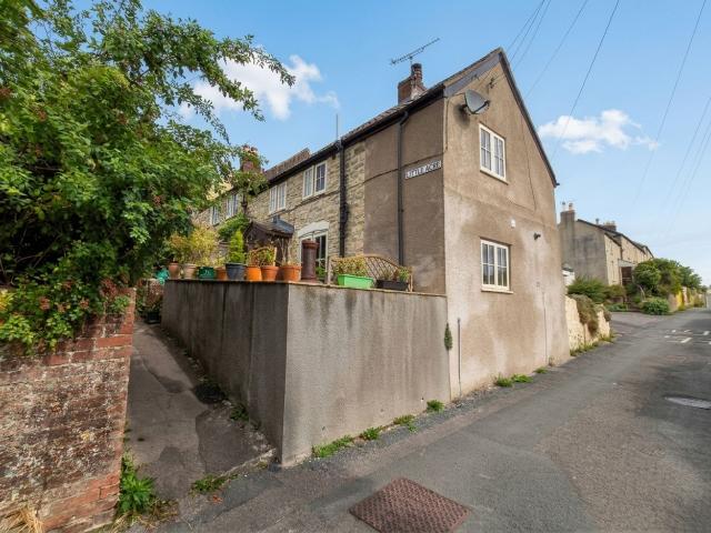 2 bed House To Let
