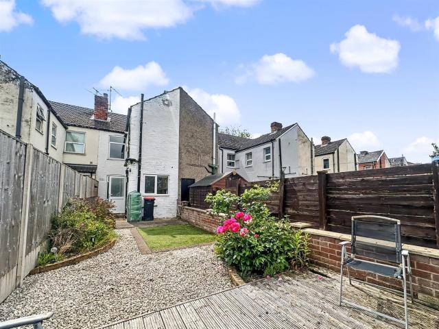 2 bed house to rent in Moorbridge Lane, Stapleford, Nottingham