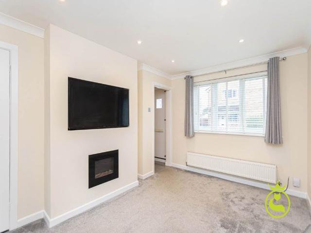 2 bed house to rent in Oakley Gardens, Upton, BH16