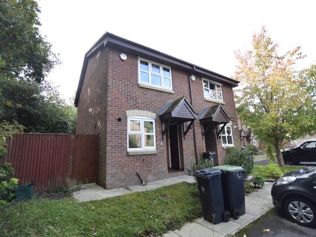 2 bed house to rent in Amberwood, Ferndown, BH22