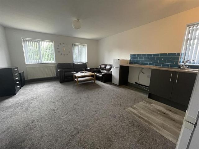 2 bed house to rent in Cleaver Street, Burnley, BB10
