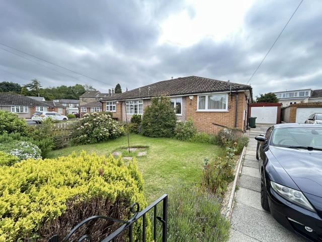 2 bed house to rent in Creskeld Way, Allerton, BD15