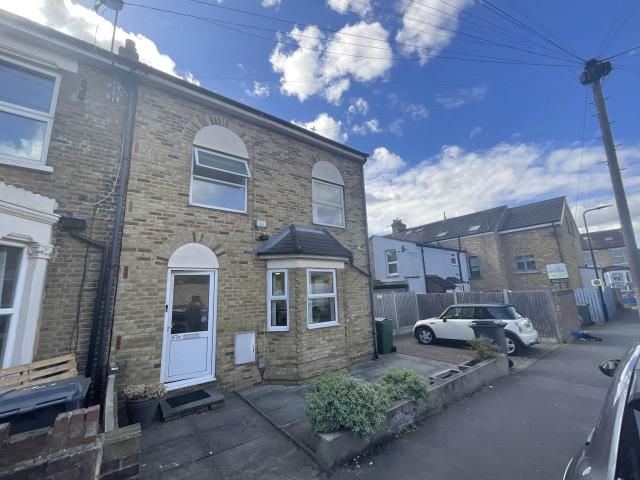 2 bed house to rent in hatherley road, walthamstow, e17