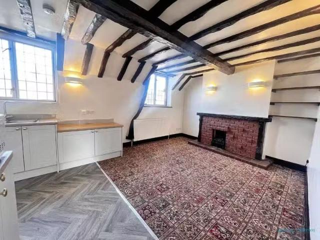 2 bed house to rent in The Green, B94, Solihull