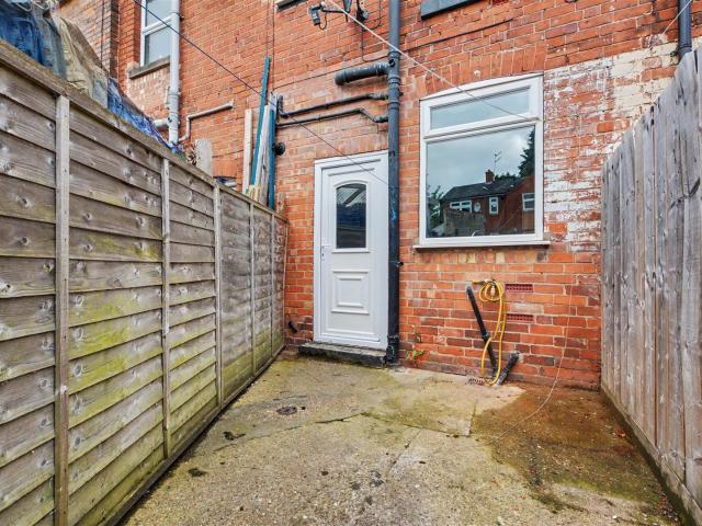 2 bed house to rent in Vernon Road, Nottingham