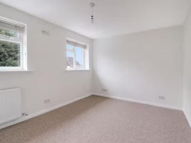 2 bed house to rent in Webb Close Bagshot GU19 5QP, GU19, Bags.