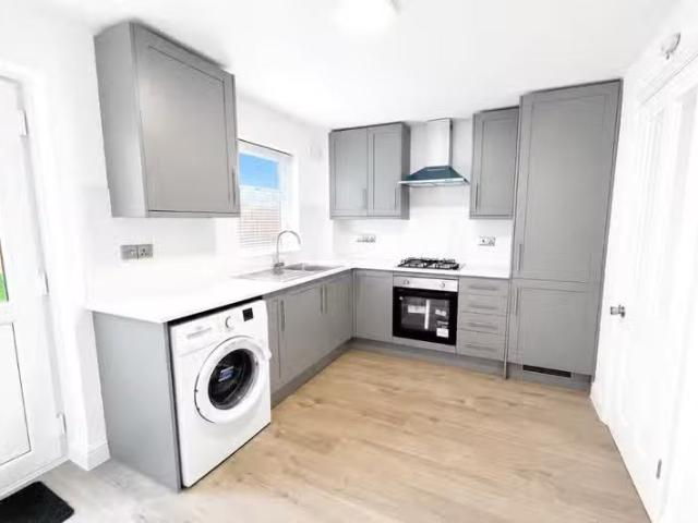 2 bed house to rent in 2 bed terraced house to rent in Langham.