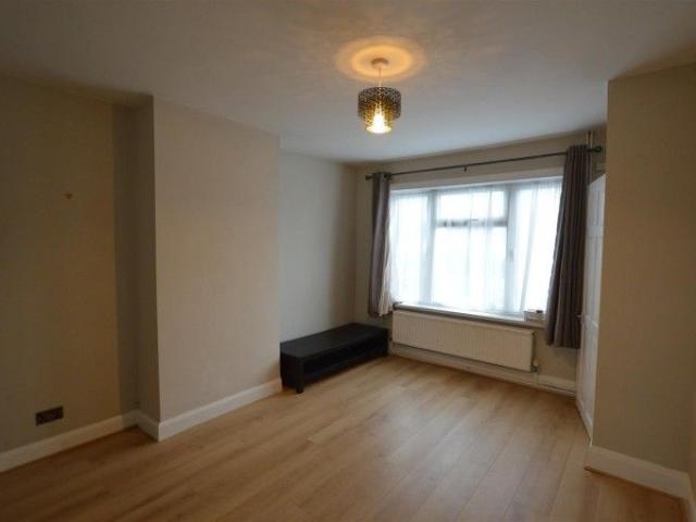 2 BED House To rent