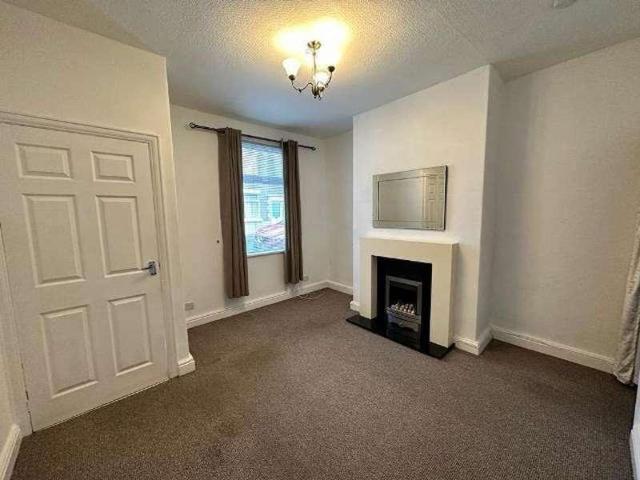 2 bed house to rent