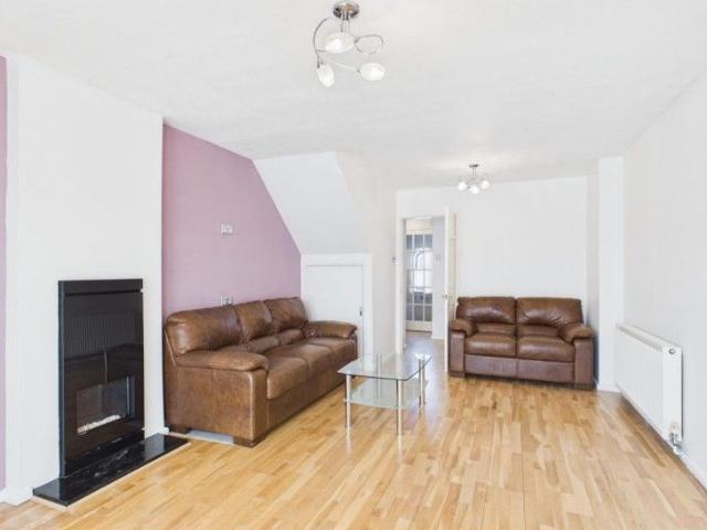 2 BED House To rent