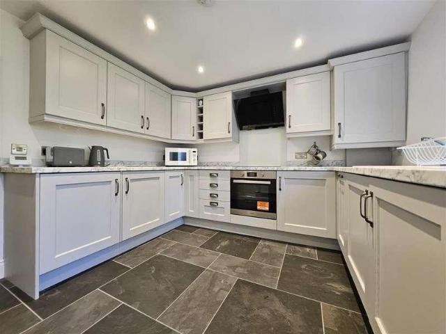 2 bed house to rent