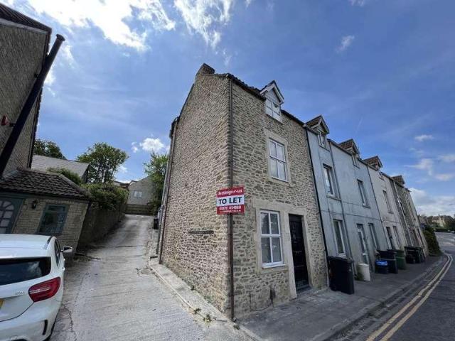 2 bed house to rent