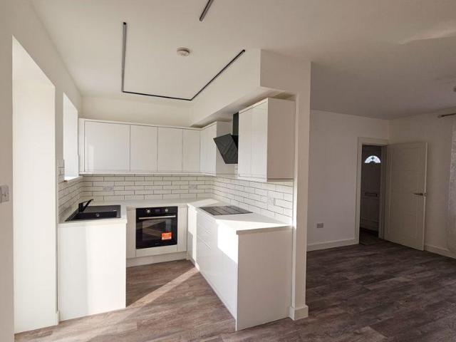 2 bed house to rent