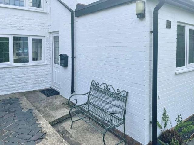 2 bed house to rent