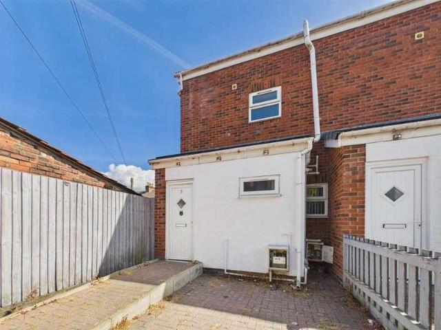 2 bed house to rent