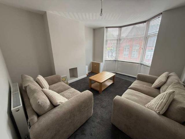 2 bed house to rent