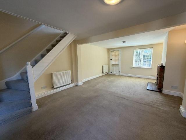 2 bed house to rent