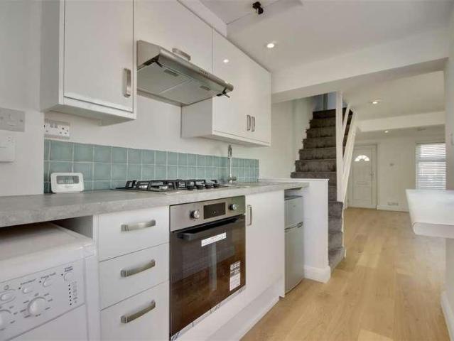 2 bed house to rent