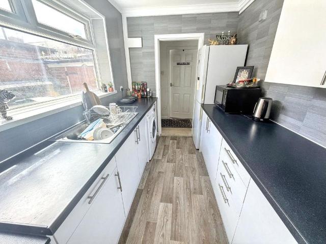 2 bed house to rent
