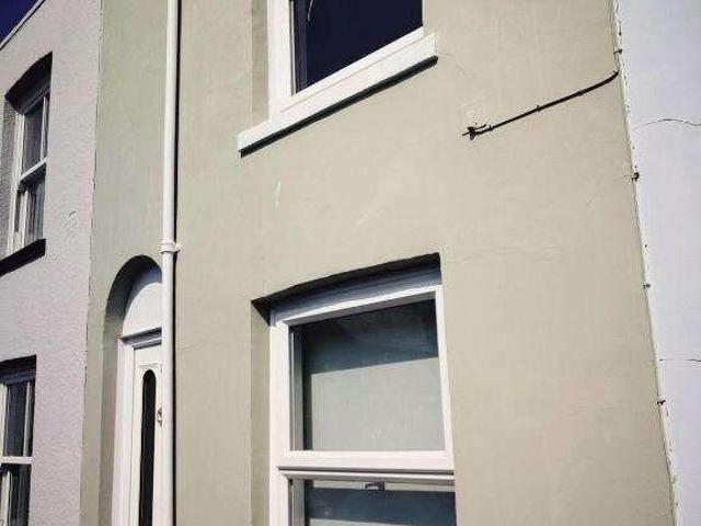 2 bed house to rent