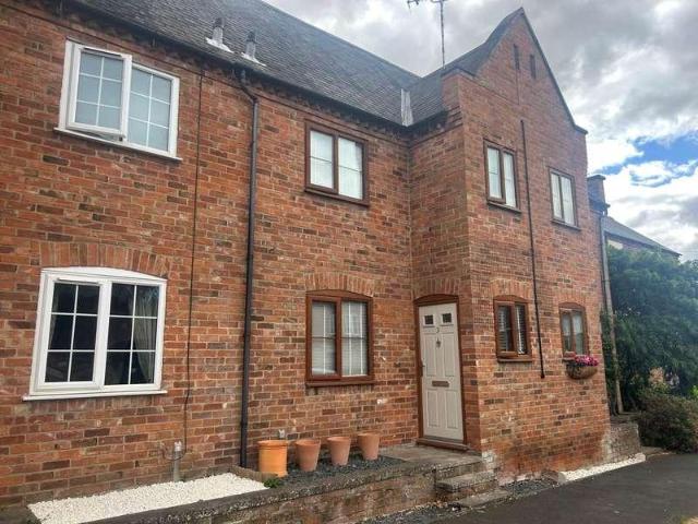 2 bed house to rent