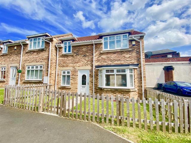 2 bed House End Terrace for Rent