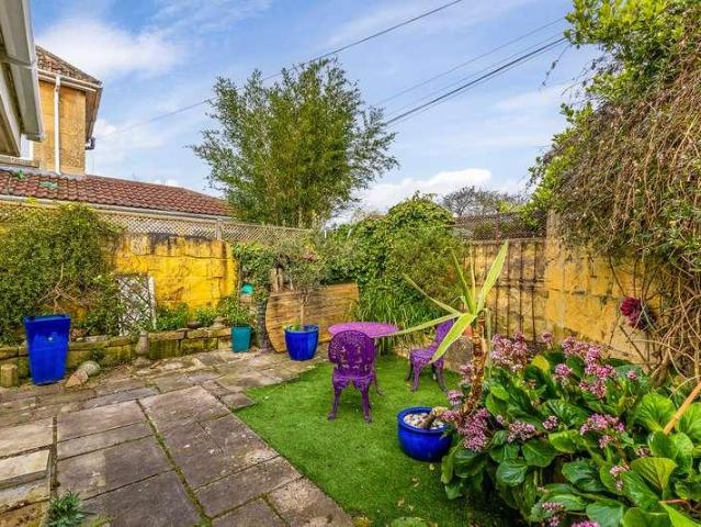 2 bed house for sale