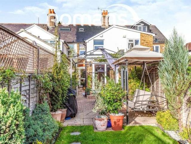2 bed house for sale