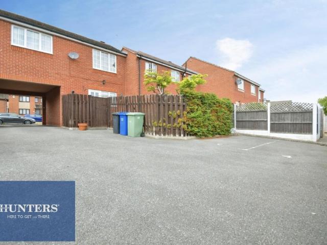 2 bed house for sale