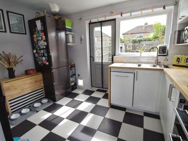 2 bed house for sale