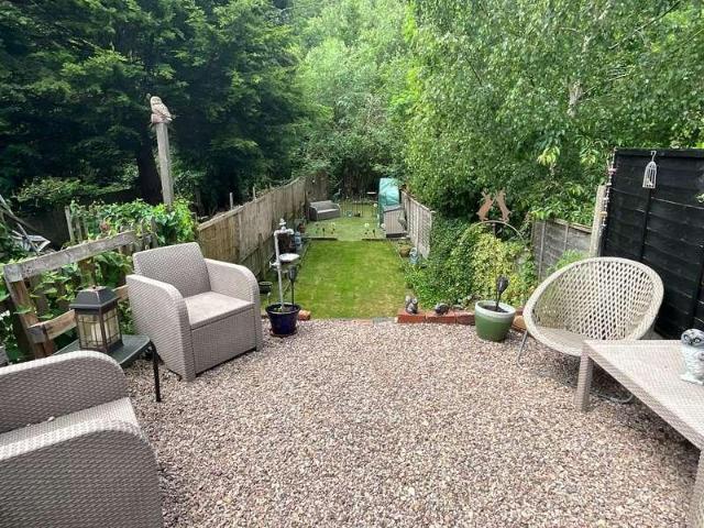 2 bed house for sale